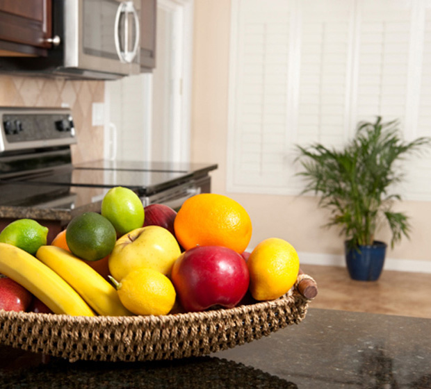 Como conseguir emagrecer morando com alguém que come muito: dicas úteis ...